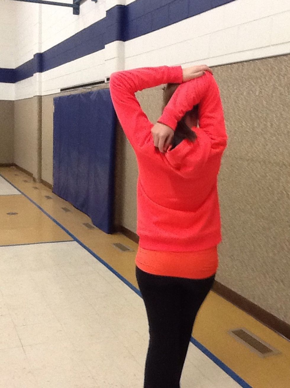 How to properly stretch your arm for volleyball - B+C Guides