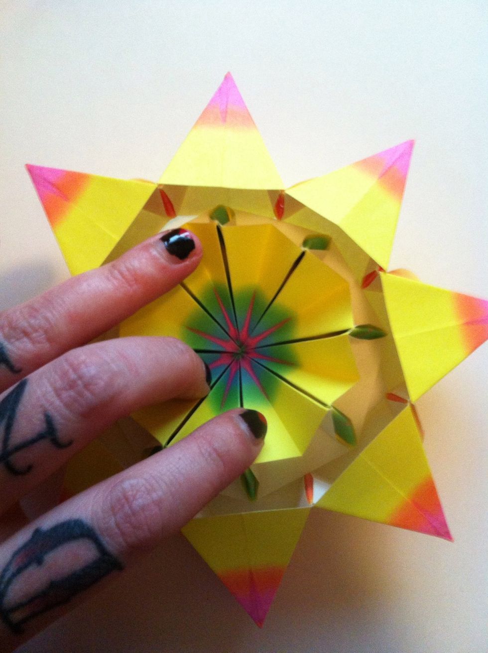 How to make the 3d origami magic circle into a starburst - B+C Guides