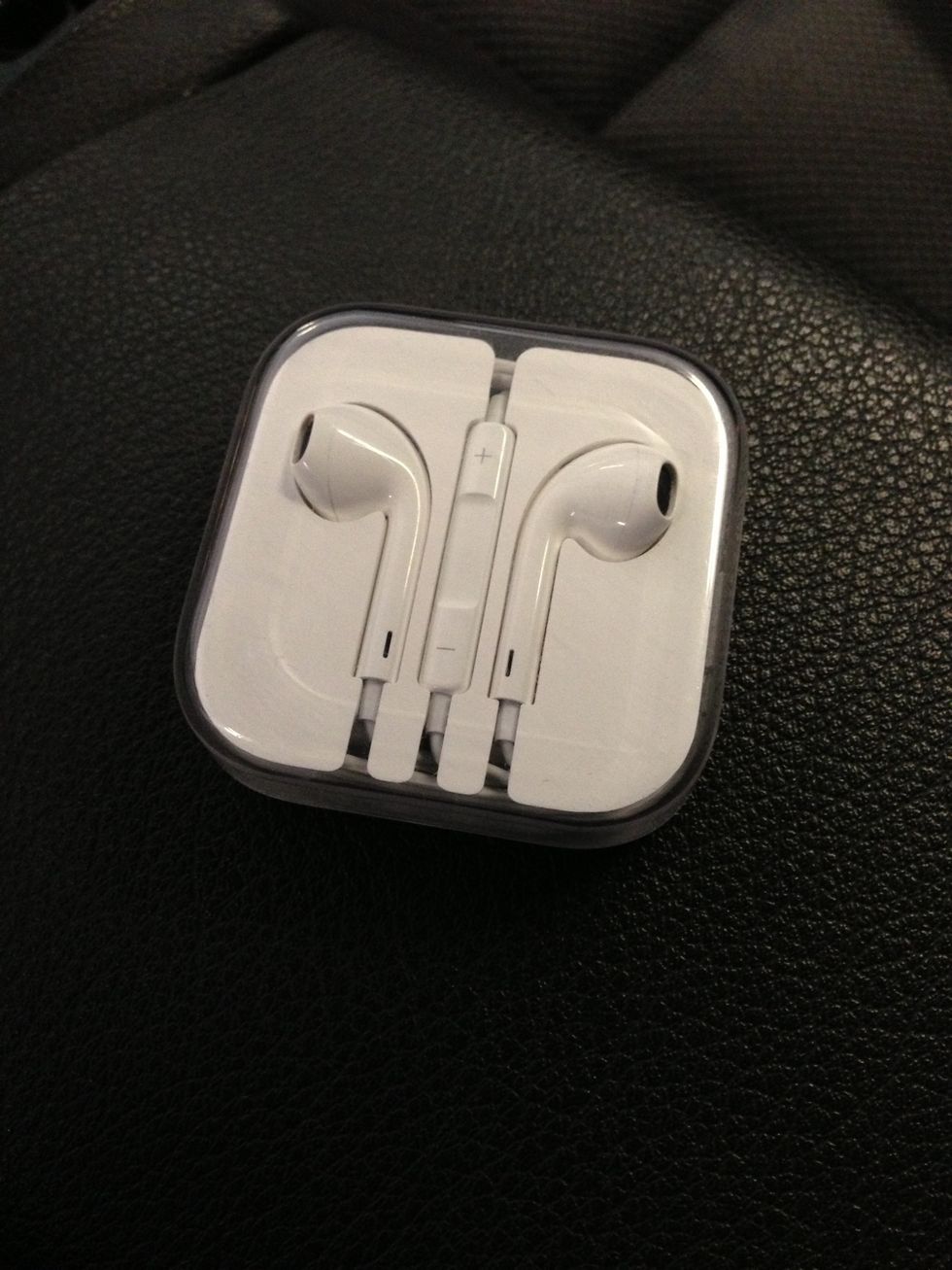 How to properly re-pack apple's earpods back in its case - B+C Guides