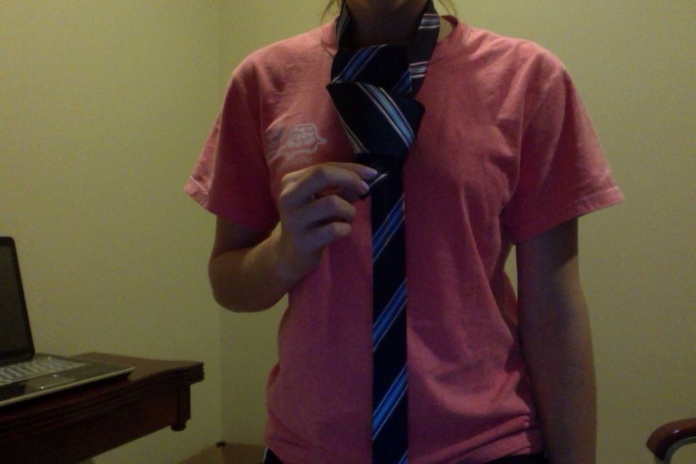 How to tie a tie - B+C Guides