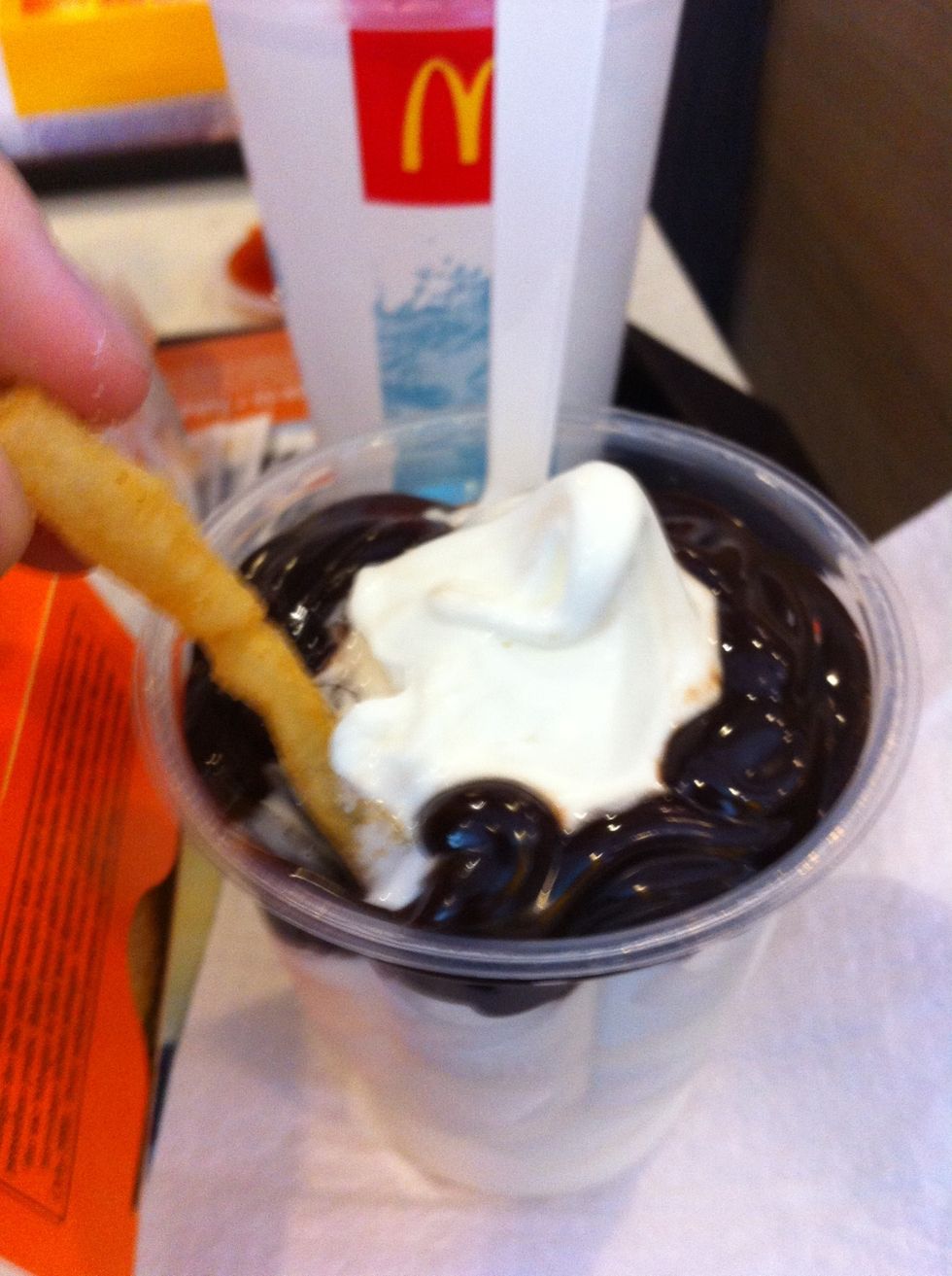 How to eat mcdonald sundae fries - B+C Guides