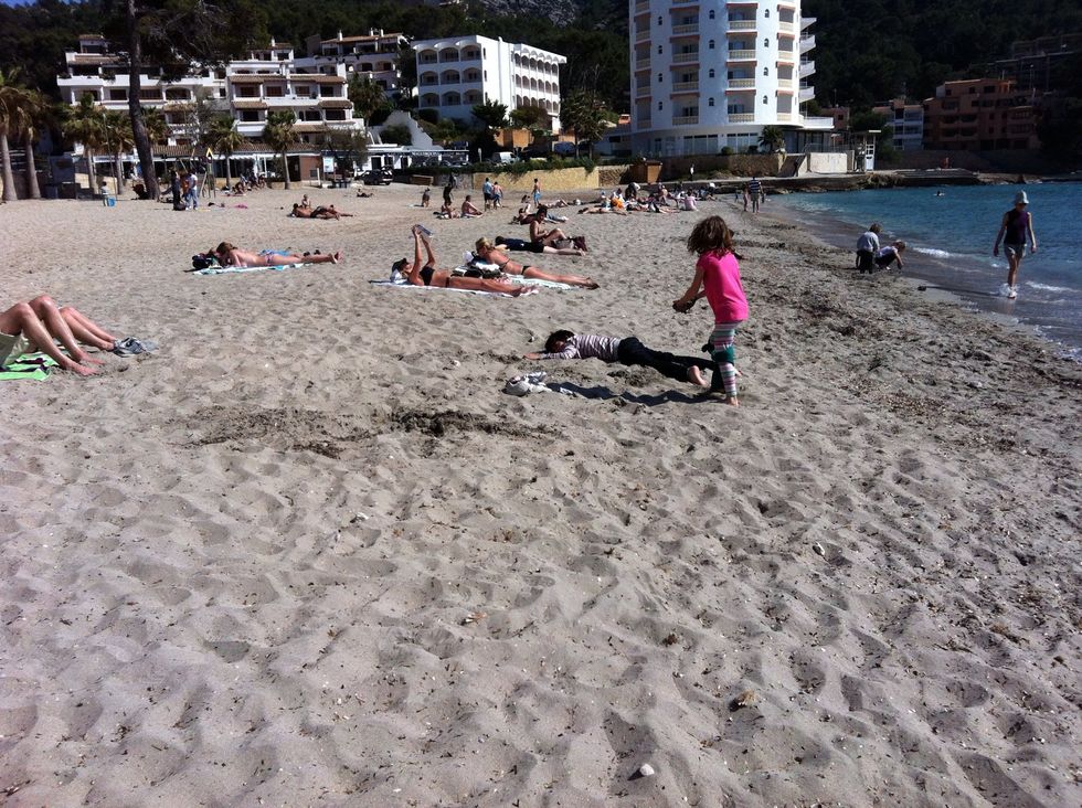 How to sunbathe - B+C Guides