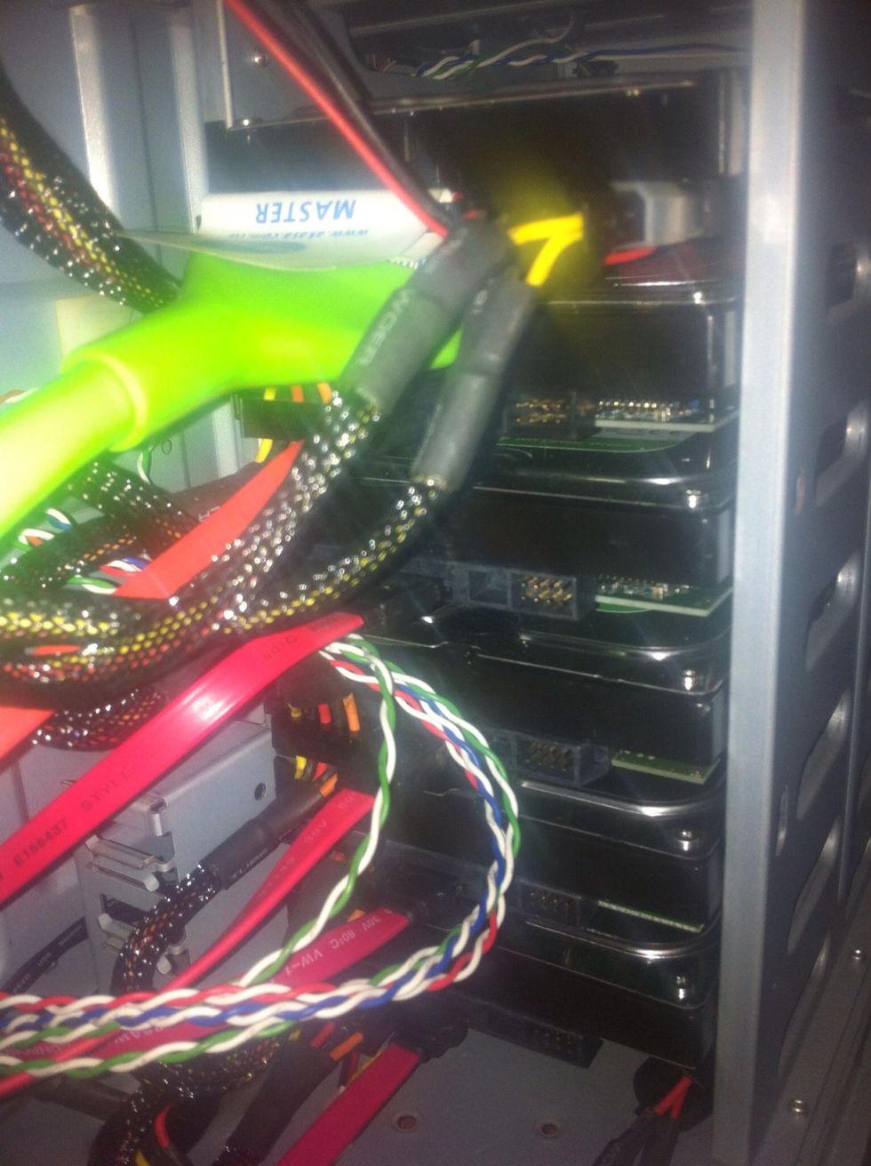 How to build a massive media server (unraid) - B+C Guides