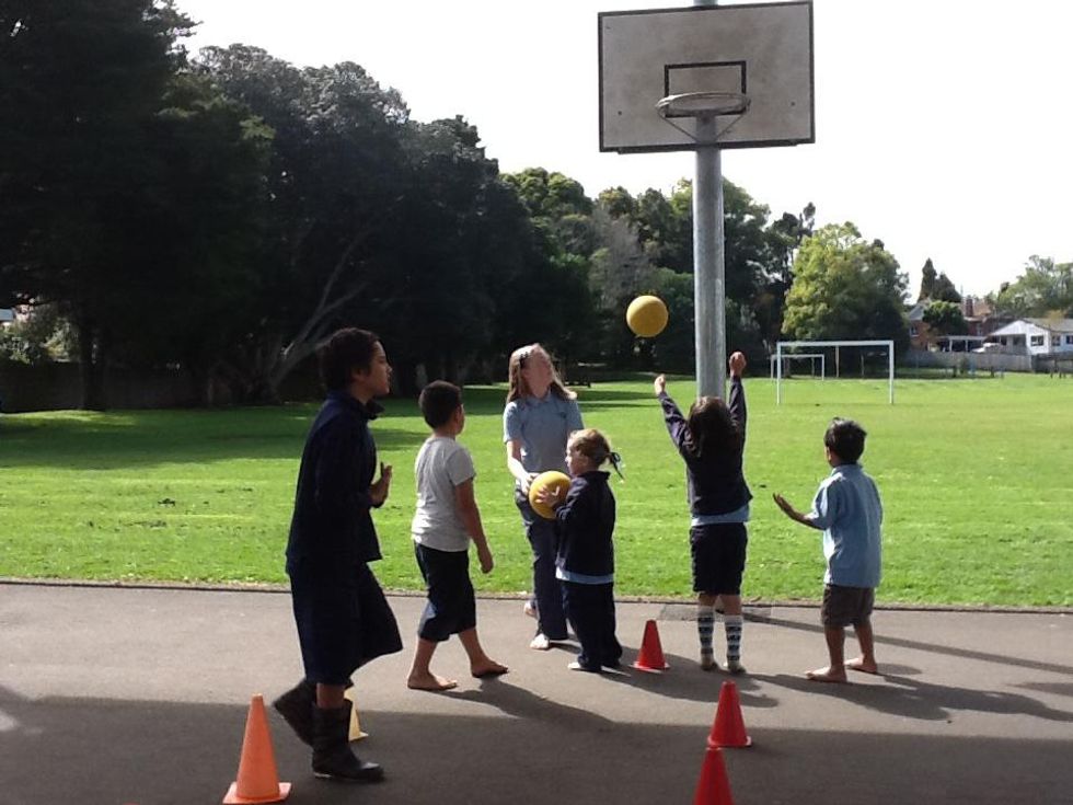 How to play bounceball - B+C Guides