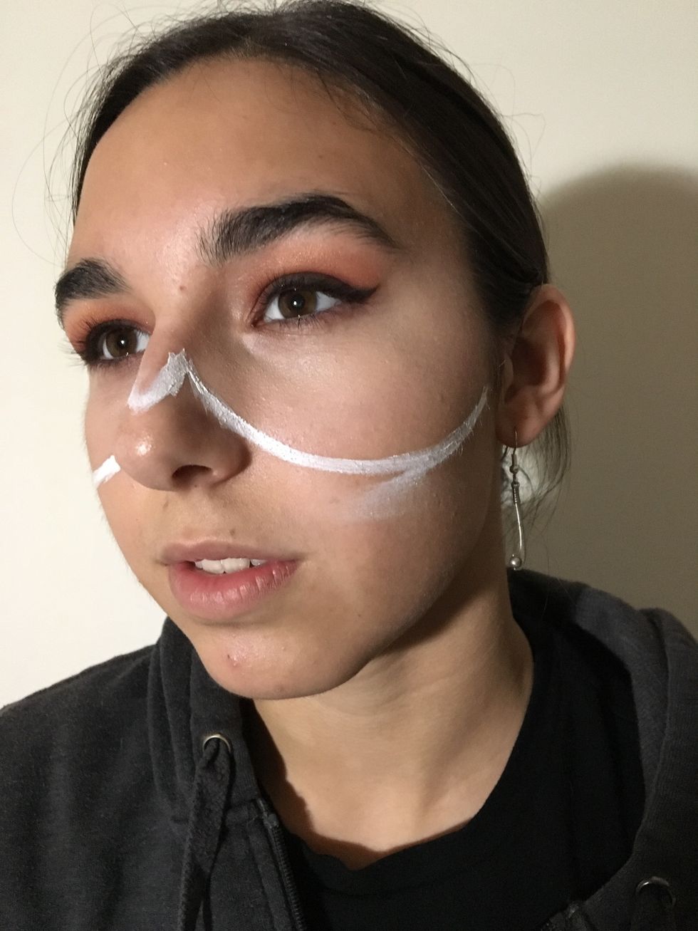 How to create a skull makup look - B+C Guides