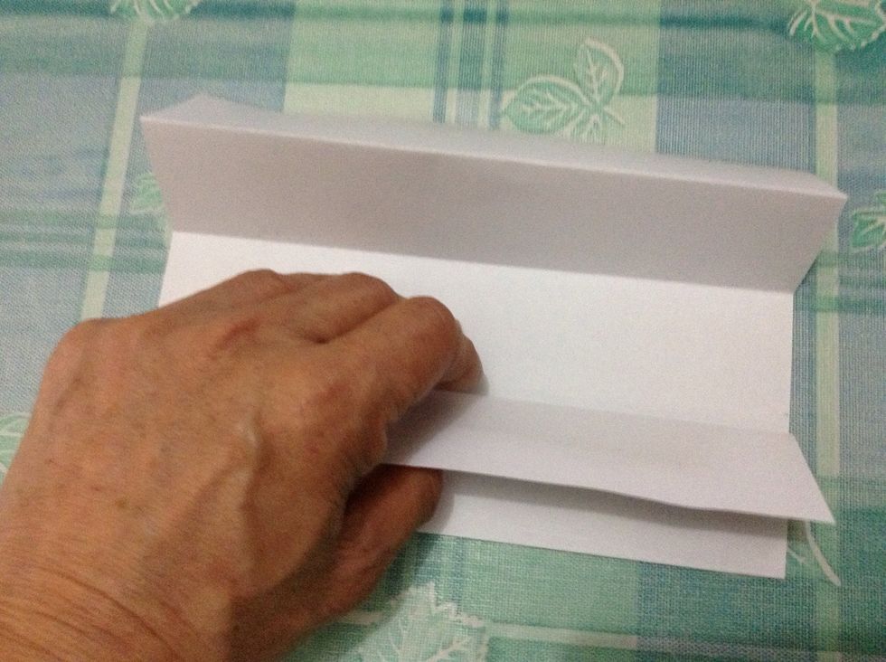 How to make a paper box - B+C Guides