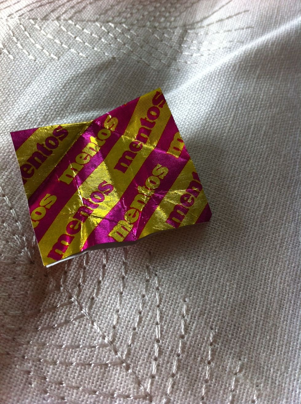 How to make a paper plane out of a gum paper - B+C Guides