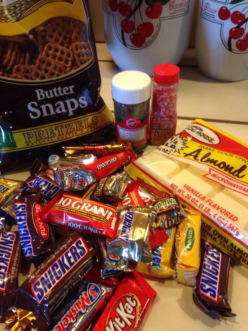 Candy Bar Pretzel Bites