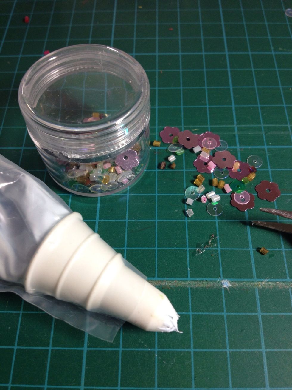 How to use whipped cream clay for decoration - B+C Guides