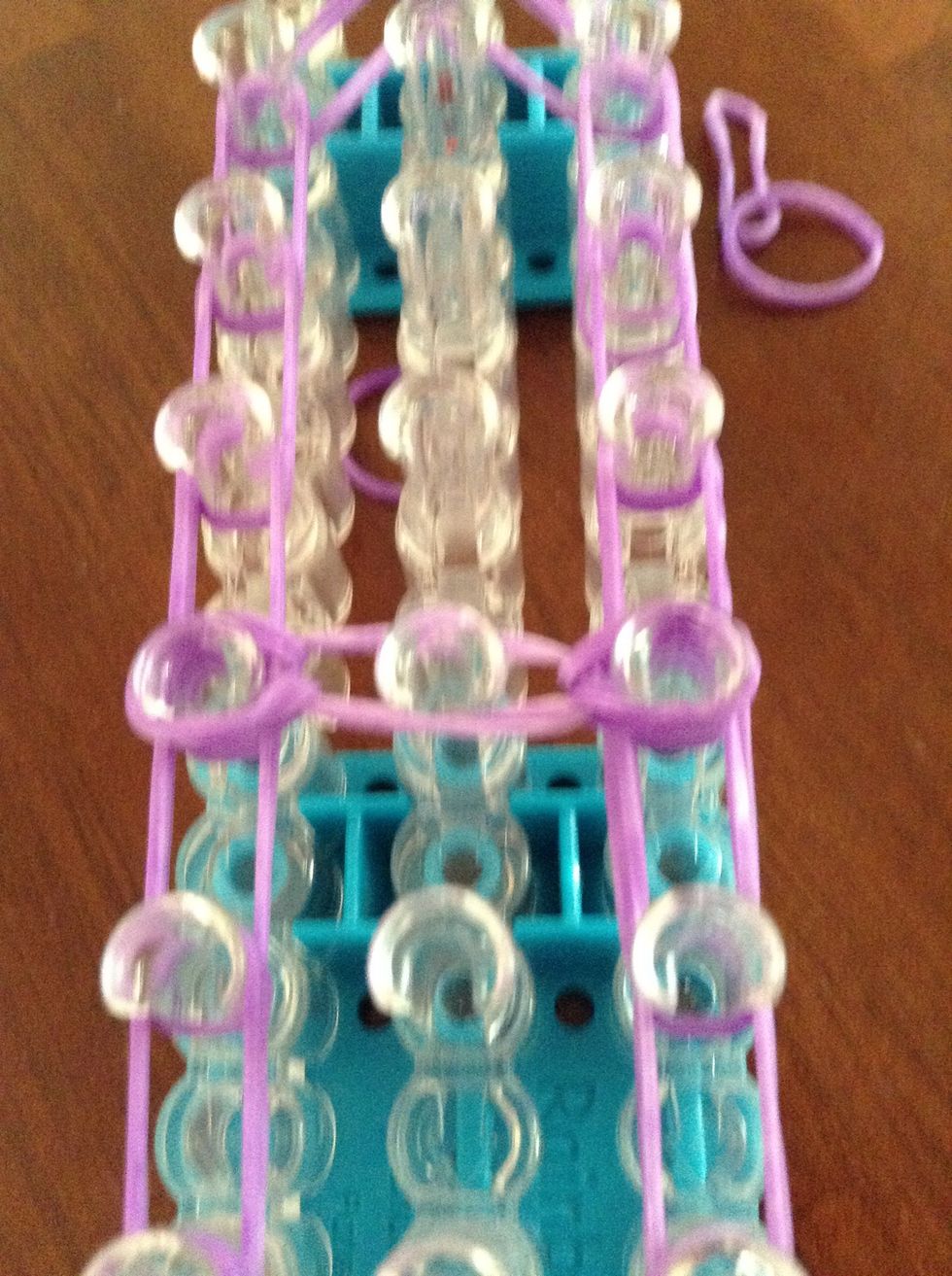 How to make a letter a charm (rainbow loom) - B+C Guides