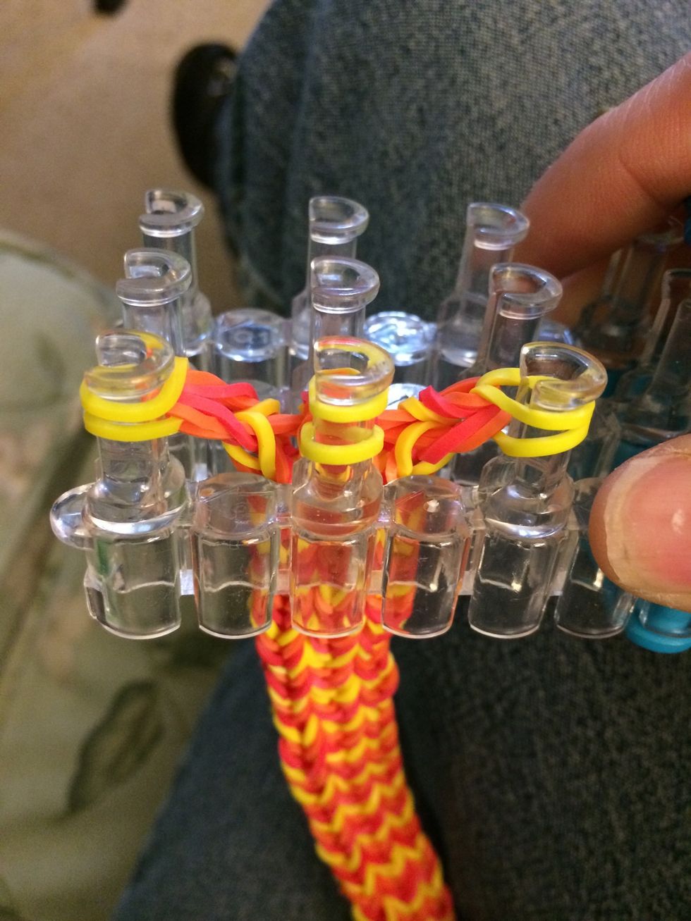 How to make a rainbow loom triple fishtail - B+C Guides