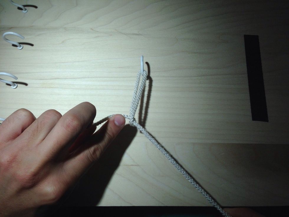 How to perform a one hand tie - B+C Guides