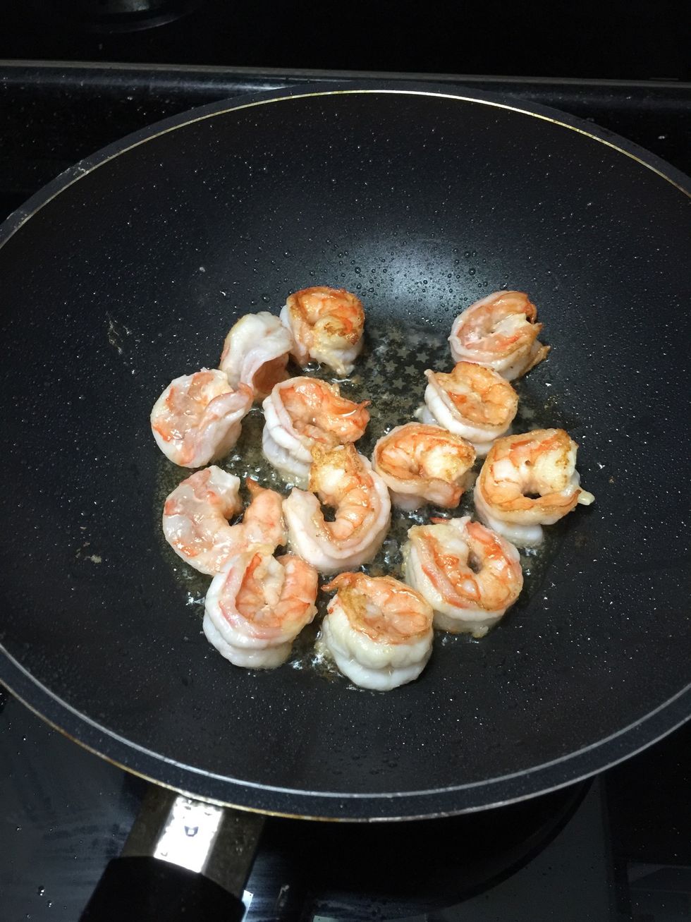 How to cook salted egg yolk prawns - B+C Guides