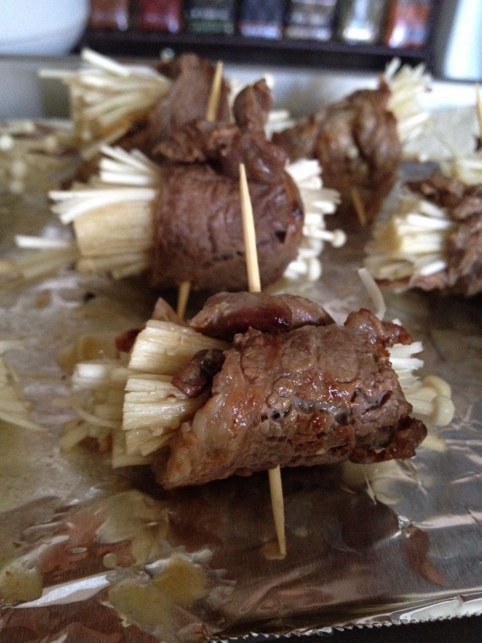 How to cook bacon wrapped enoki mushroom - B+C Guides
