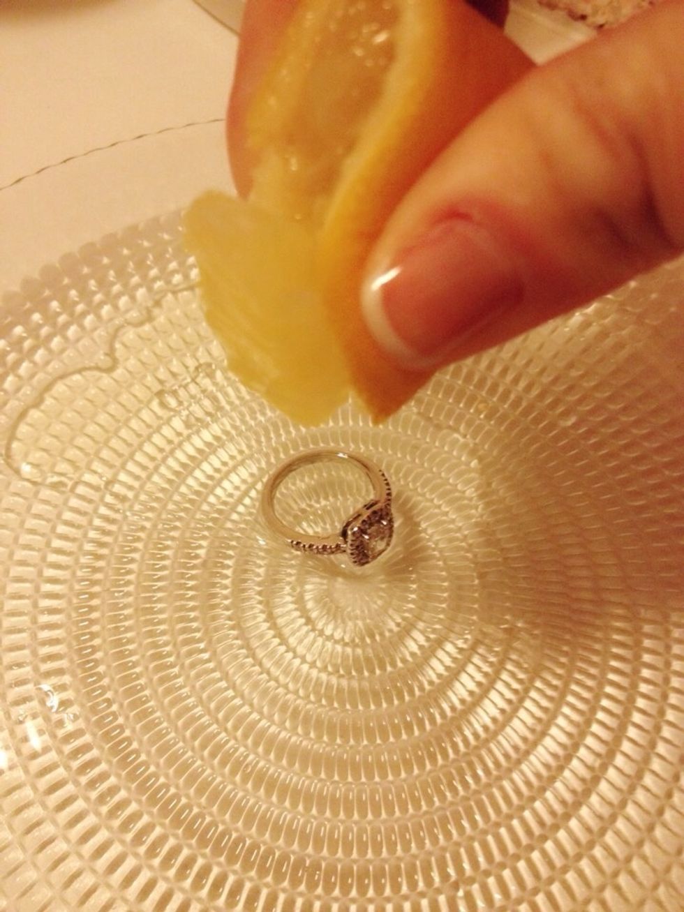 How to clean your engagement ring - B+C Guides