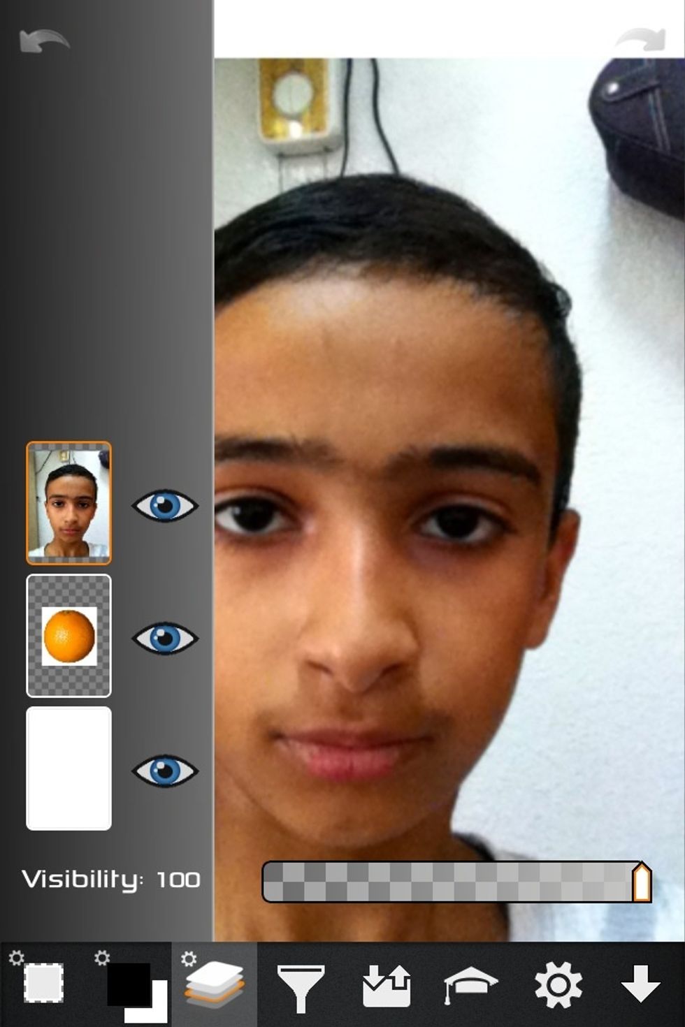 Here, the Face is mask, the orange is main to make an annoying orange ...