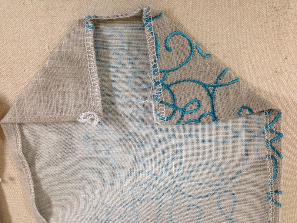 Finger press the corners of this last corner. It will have to be ...