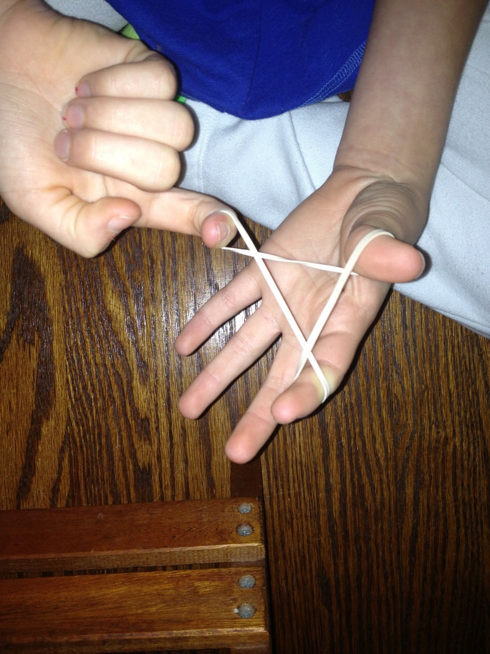How to make a double rubber band star (sequel) - B+C Guides