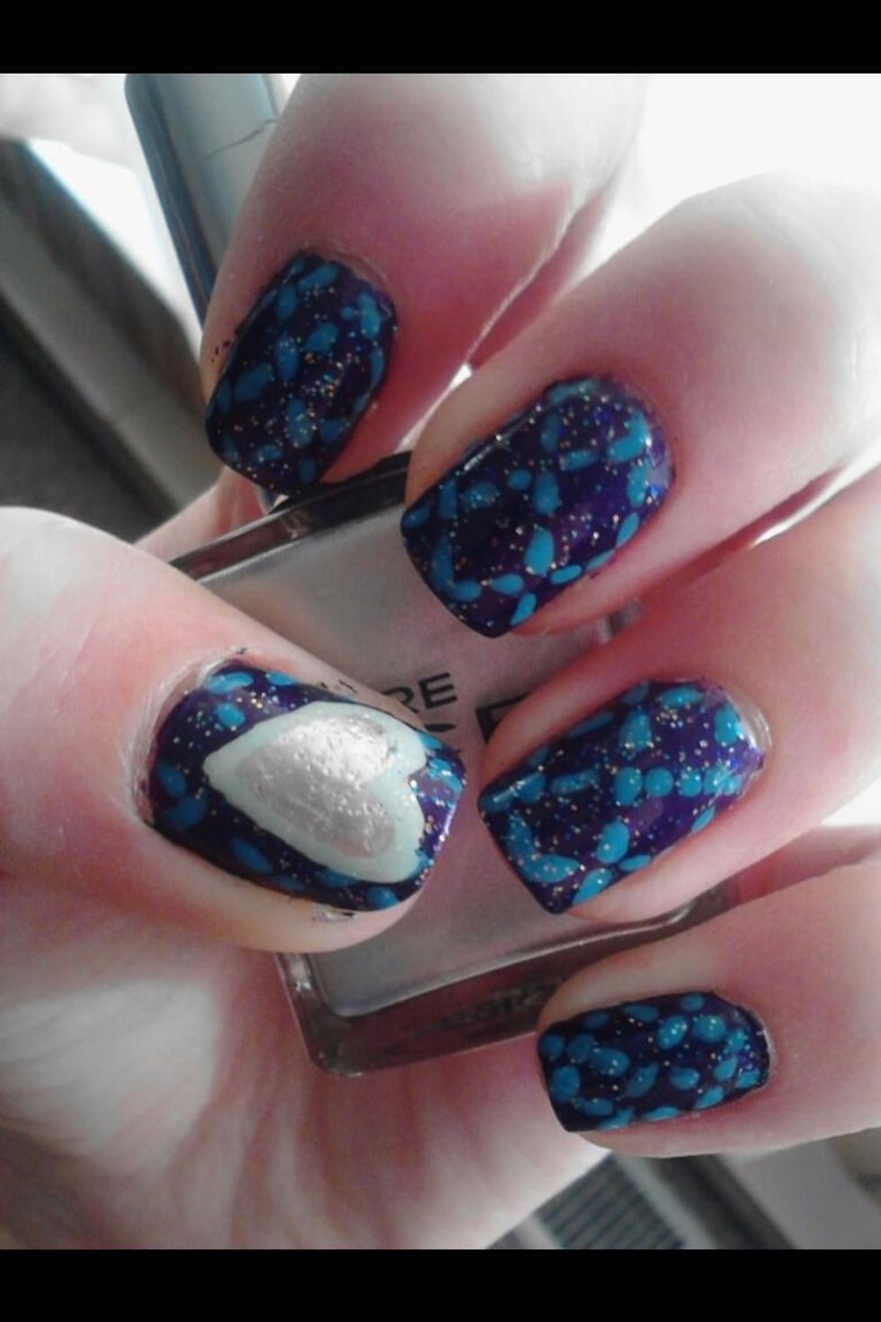 How to create a cross hatch nail design - B+C Guides