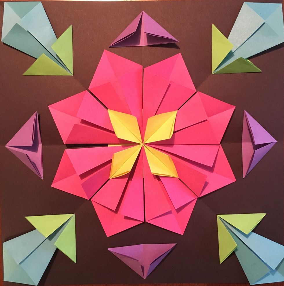 How to create a 3d radial symmetry paper sculpture - B+C Guides