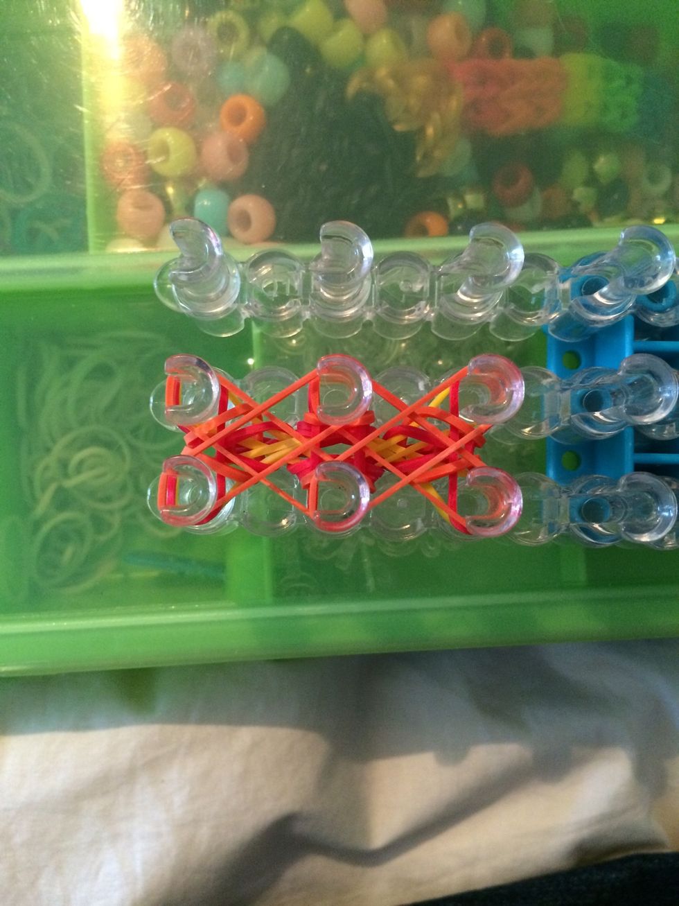 How to make a rainbow loom triple fishtail - B+C Guides