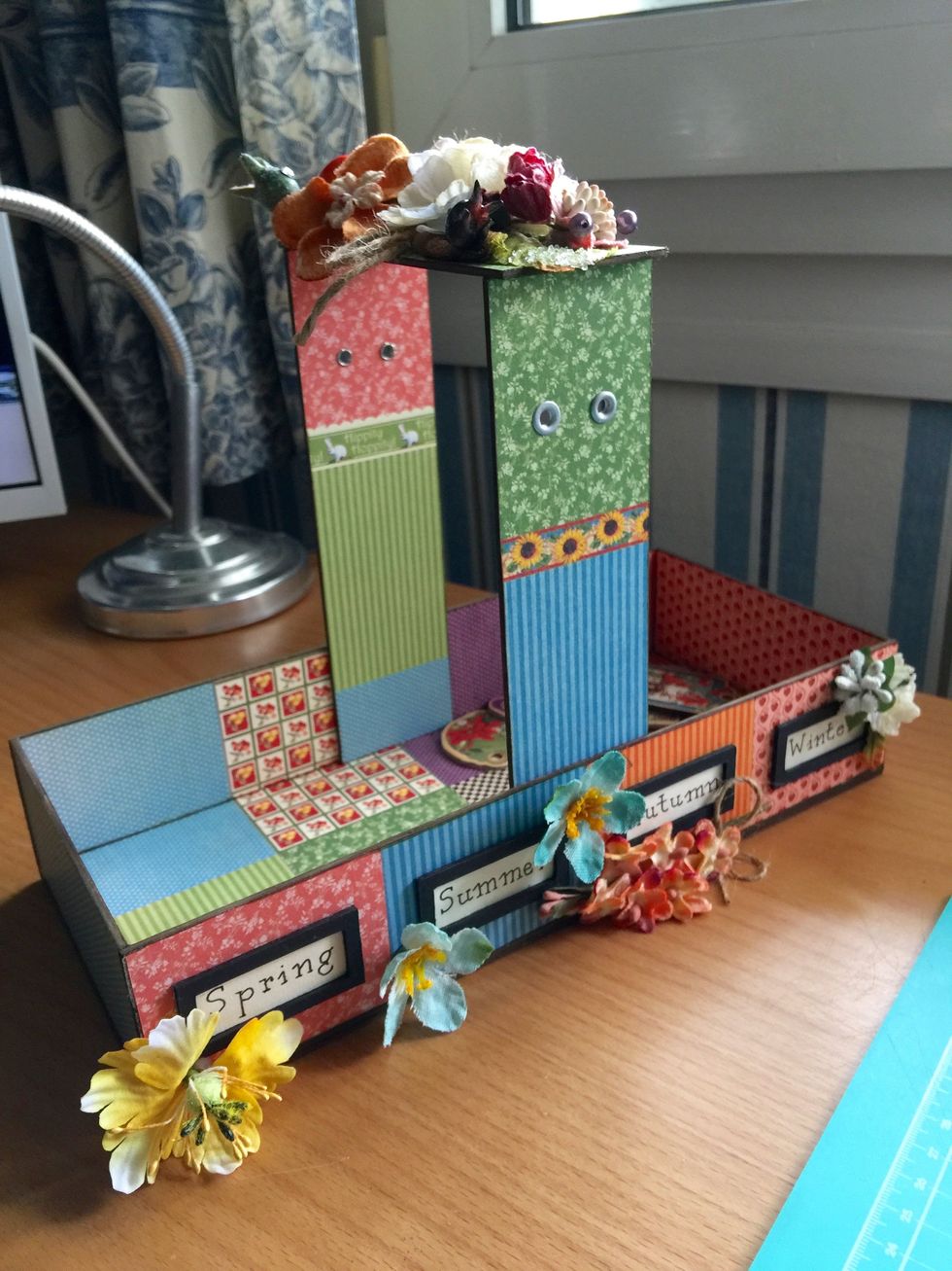 How to graphic 45 four seasons diary stand - B+C Guides