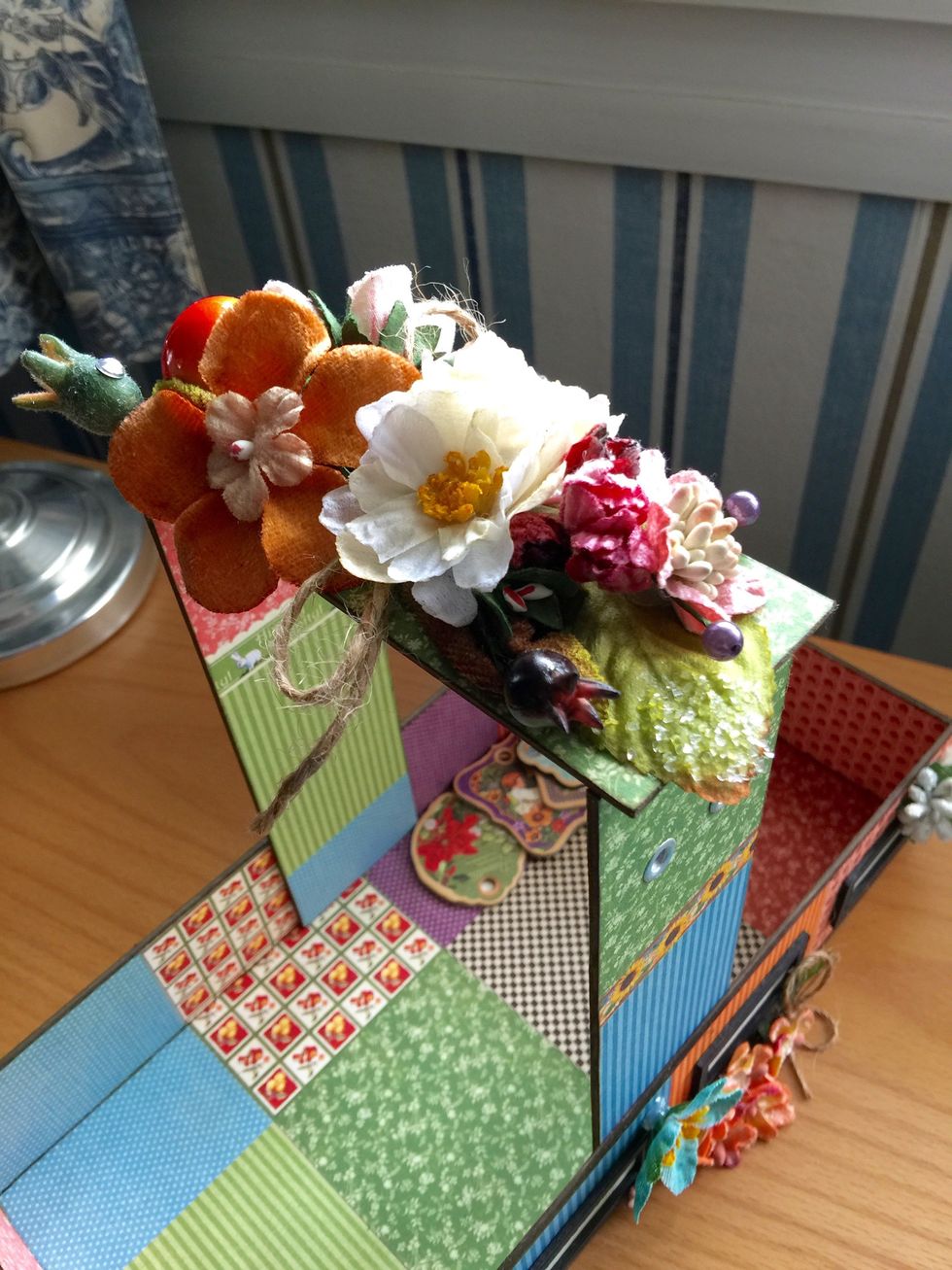 How to graphic 45 four seasons diary stand - B+C Guides