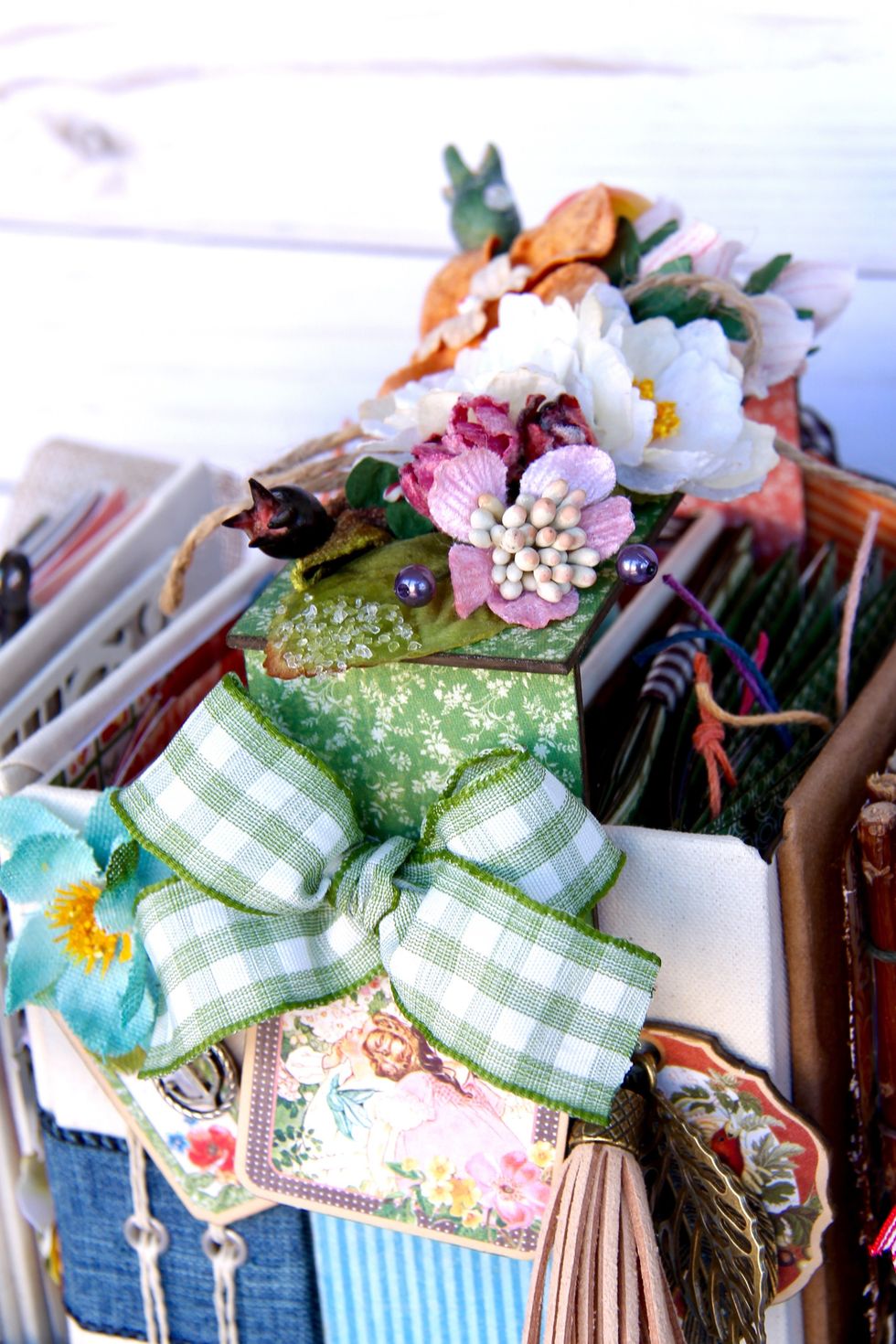 How to graphic 45 four seasons diary stand - B+C Guides