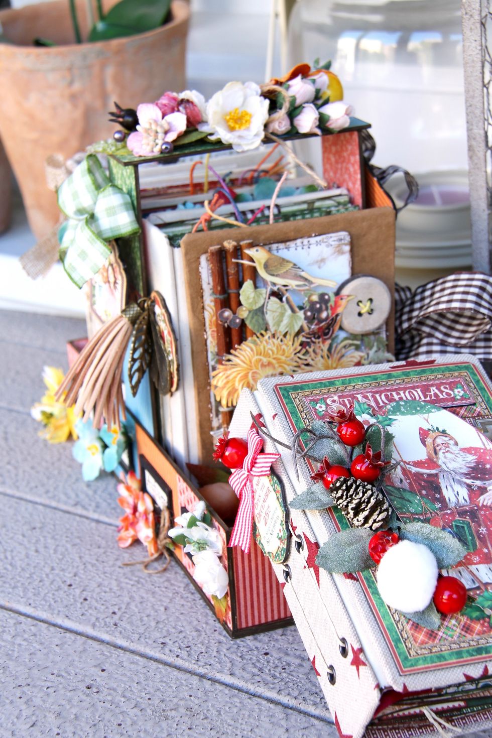 How to graphic 45 four seasons diary stand - B+C Guides