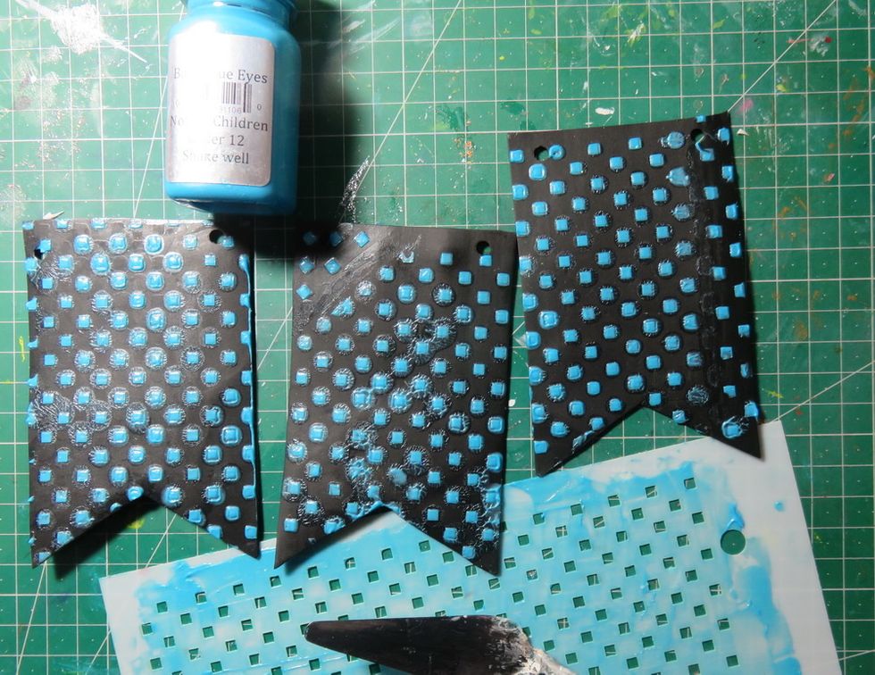 How to make painted clay banner - B+C Guides