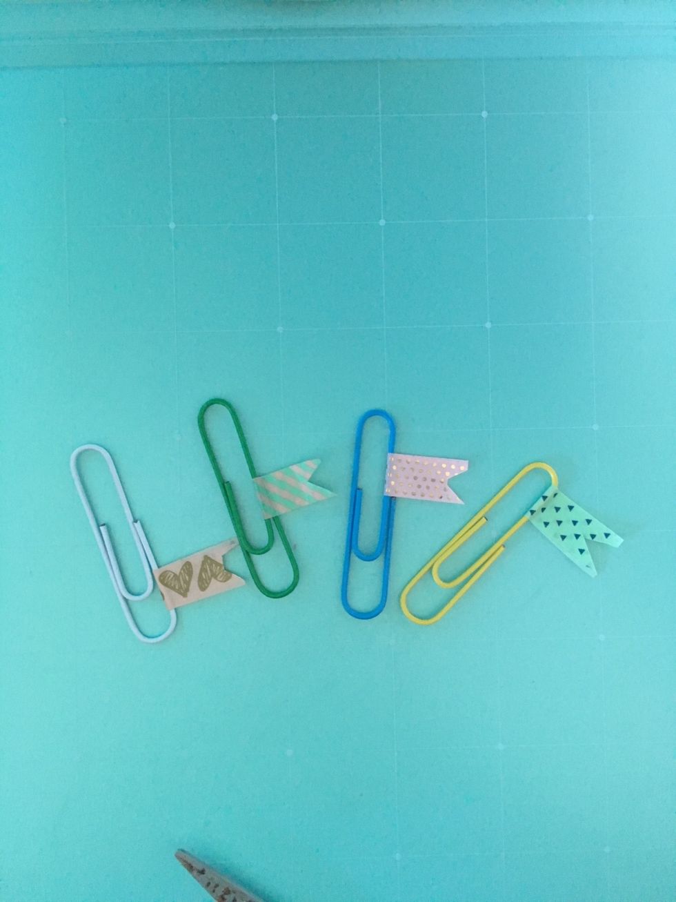 How to make paperclip flags for bookmarks - B+C Guides