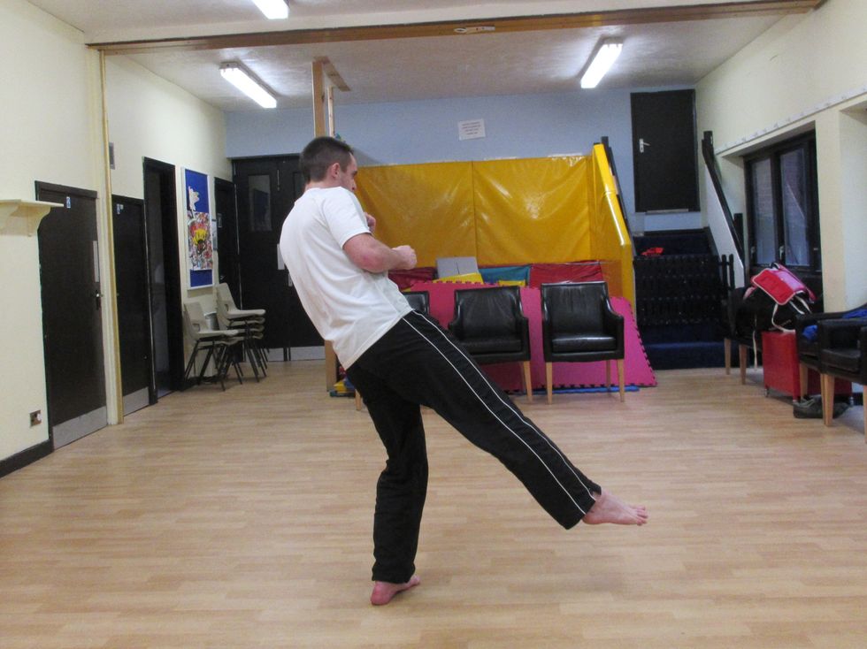 How to do a chop kick - B+C Guides