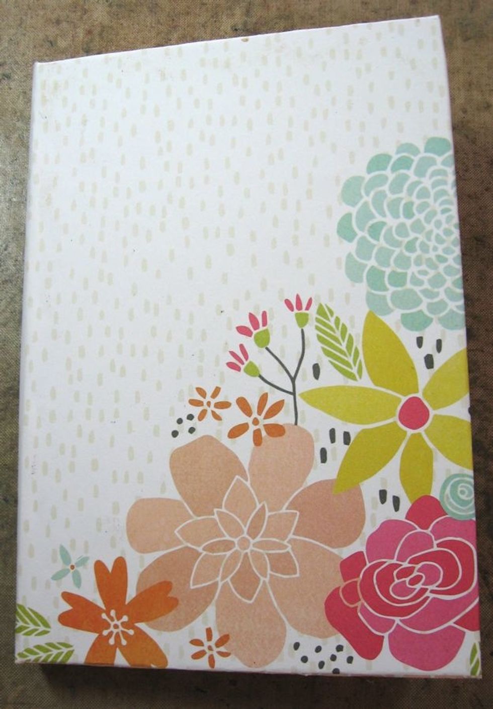 How to make a decorative notebook with chipboard - B+C Guides