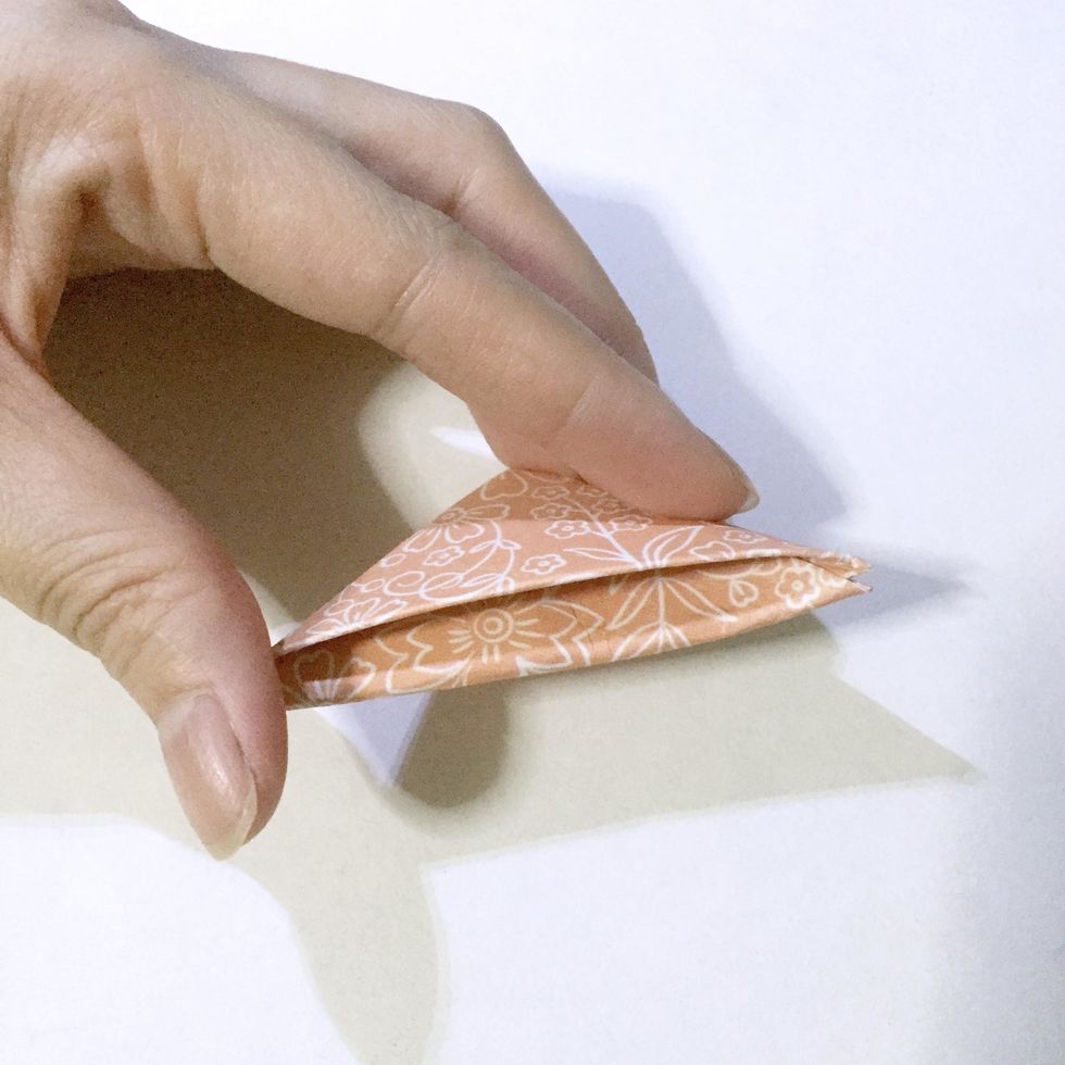 How to make book corners - B+C Guides