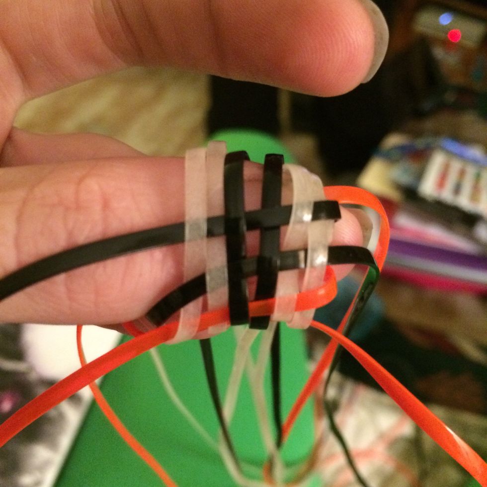 How to make a big lanyard - B+C Guides