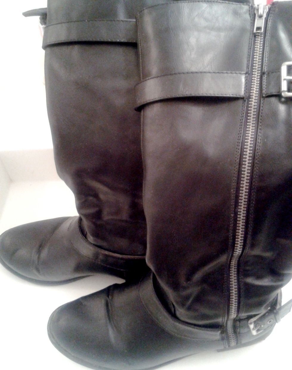 How to get rid of pesky salt stains on boots with tea - B+C Guides