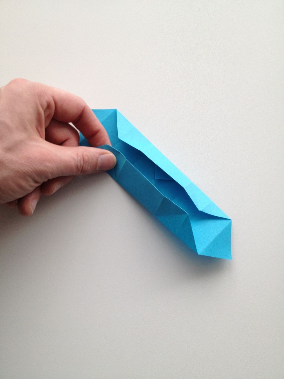 How to fold a box - B+C Guides