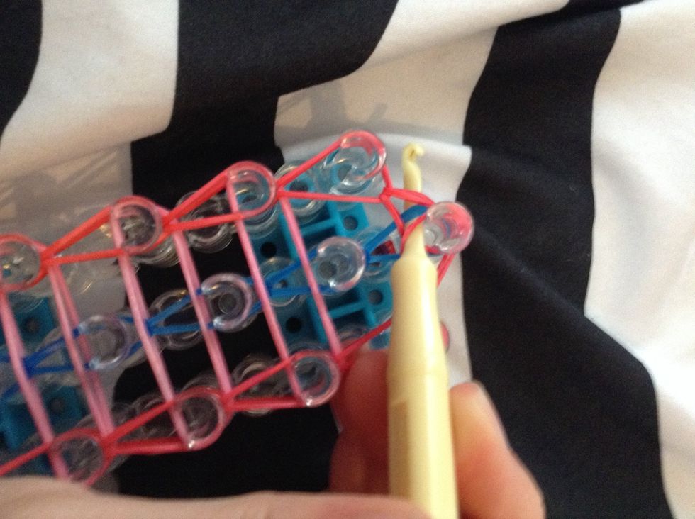 How to make a rainbow loom ladder bracelet - B+C Guides