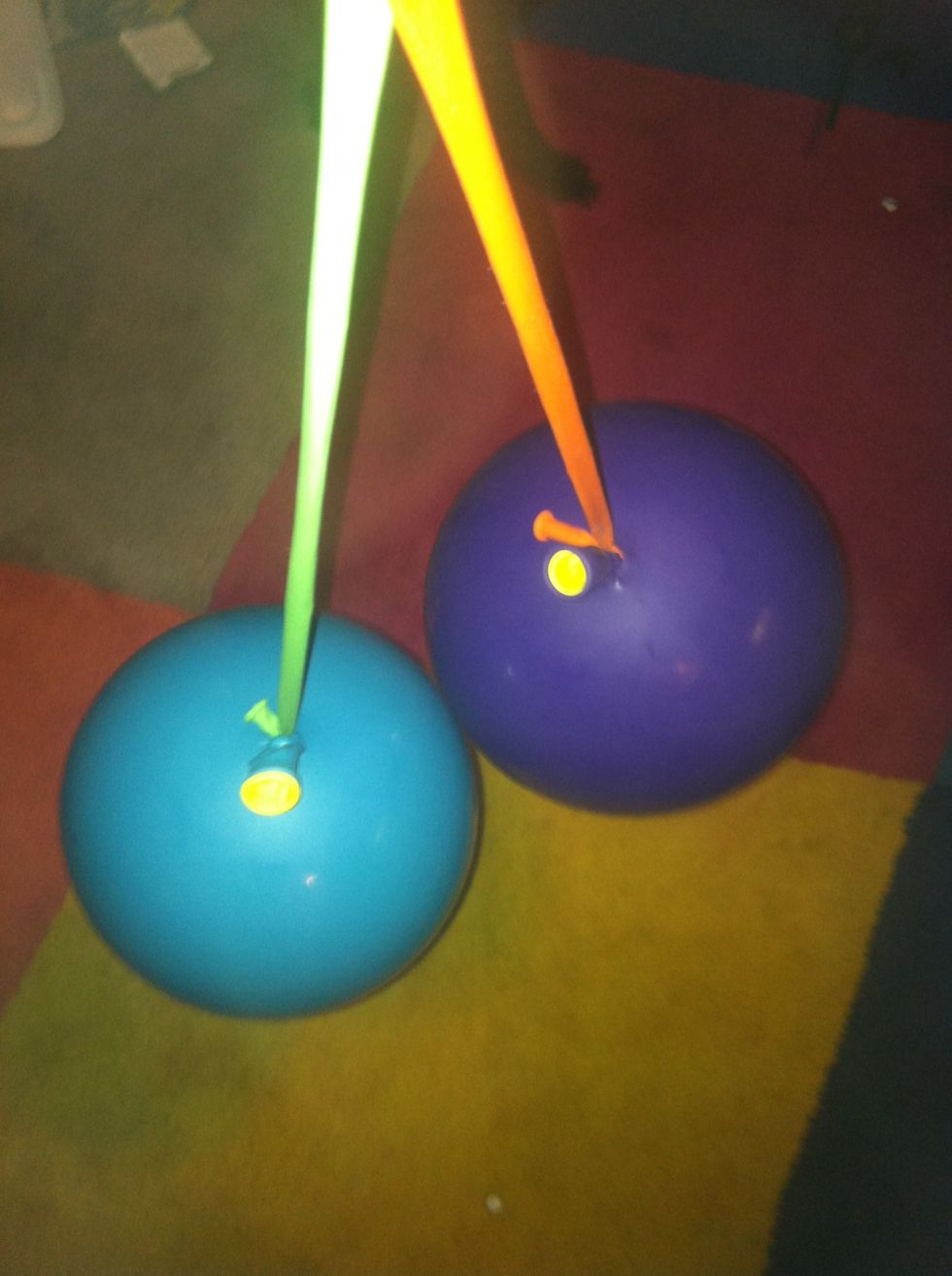 How to make a balloon yo-yo - B+C Guides