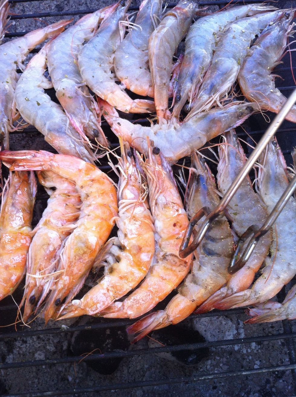 How to cook prawns on a braai - B+C Guides