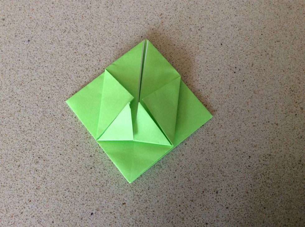 How to fold an origami balloon - B+C Guides