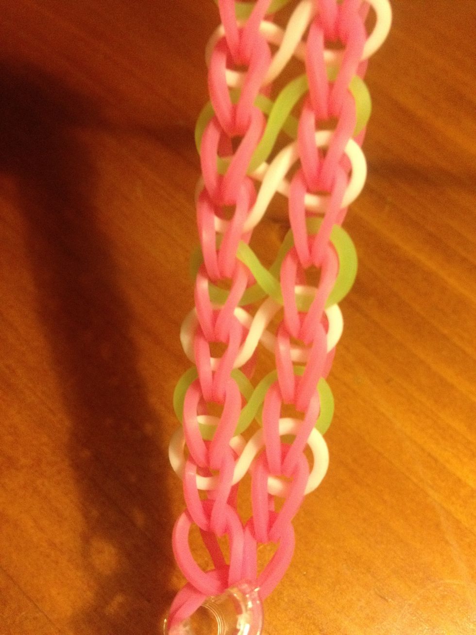 How to make infinity loom band bracelet ( beg/int) - B+C Guides