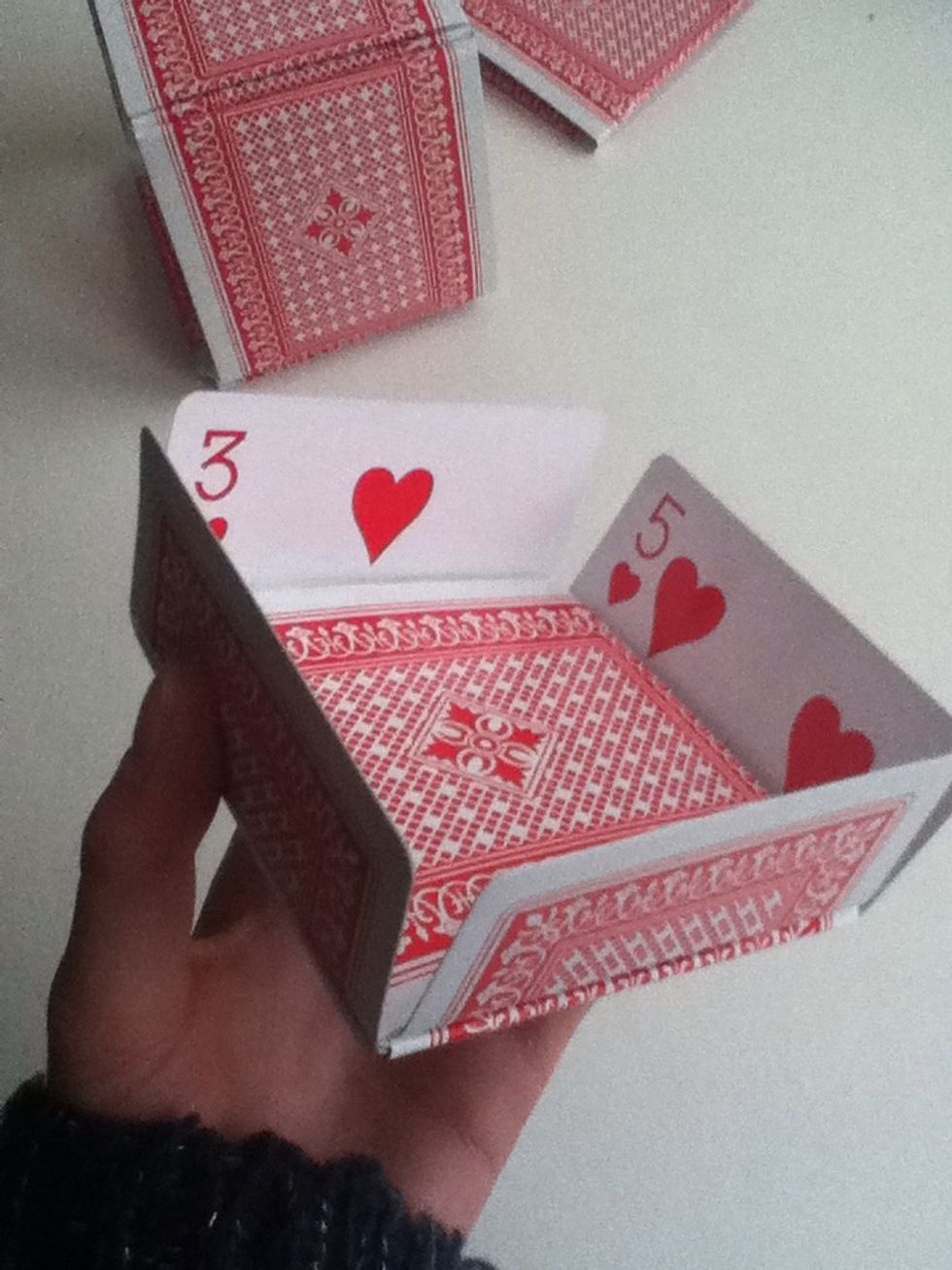 How to make a playing card giftbox - B+C Guides