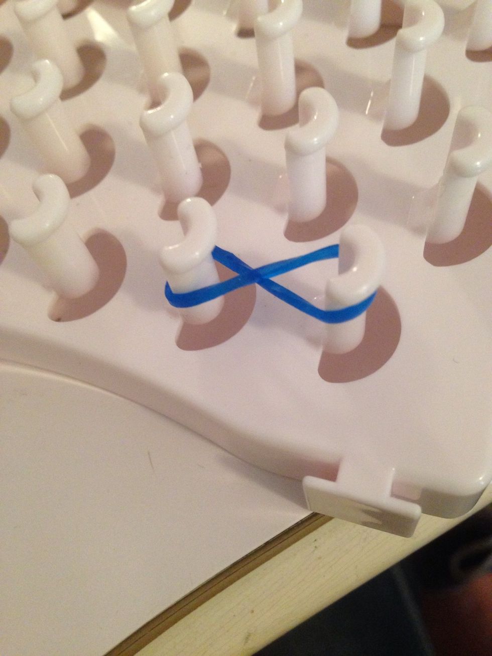 How to make an inverted fishtail rainbow loom - B+C Guides