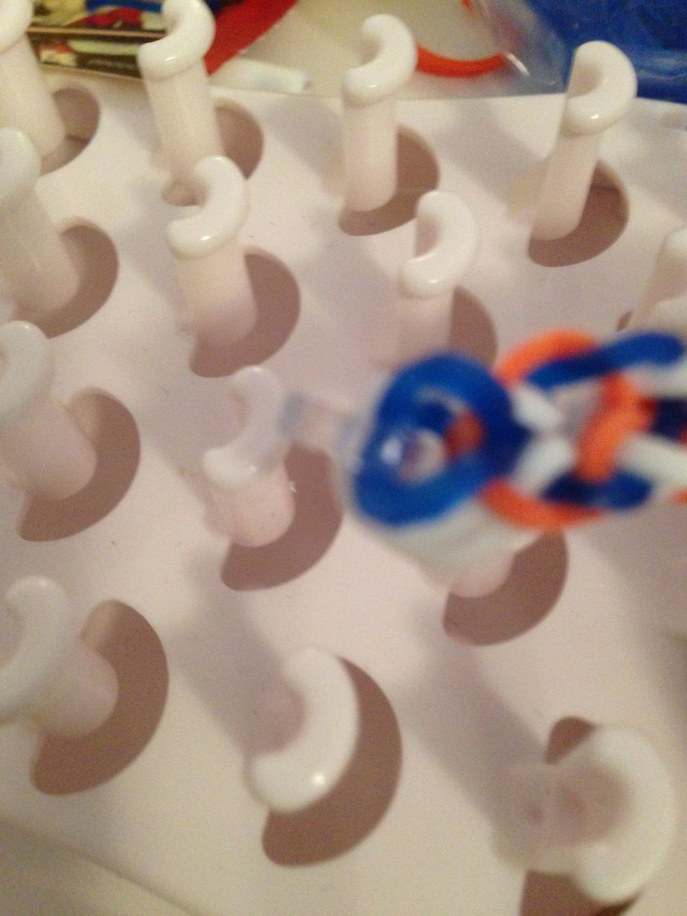 How to make an inverted fishtail rainbow loom - B+C Guides