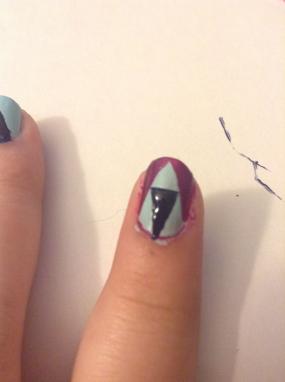 How to paint nested triangle nails - B+C Guides