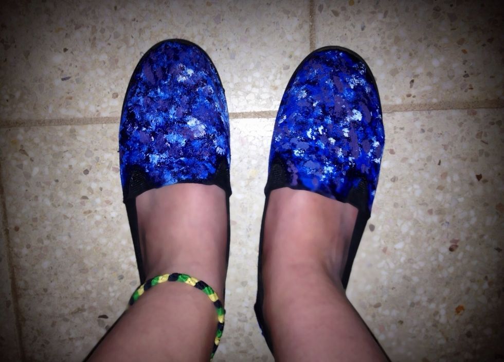 How to draw galaxy on your old shoe - B+C Guides