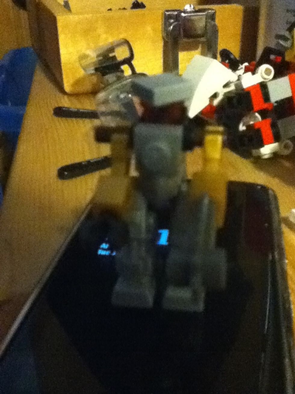 How to make a mini lego robot - B+C Guides