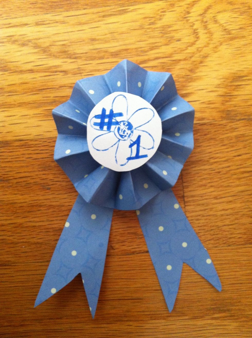 How to make a paper medal! - B+C Guides