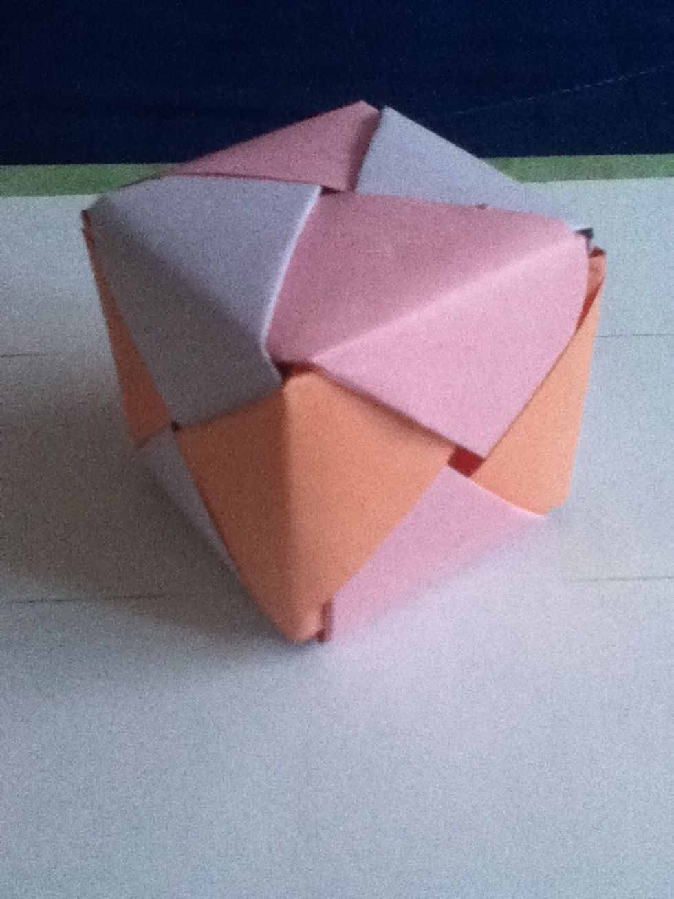 How to make a paper cube - B+C Guides